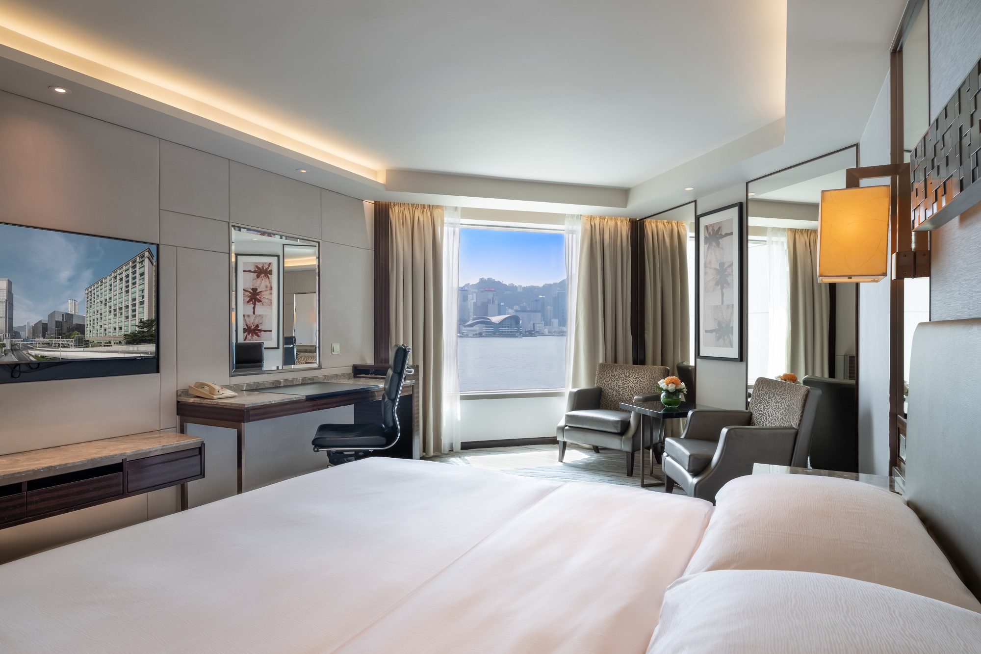 Club InterContinental Skyline Harbour View Room | InterContinental ...