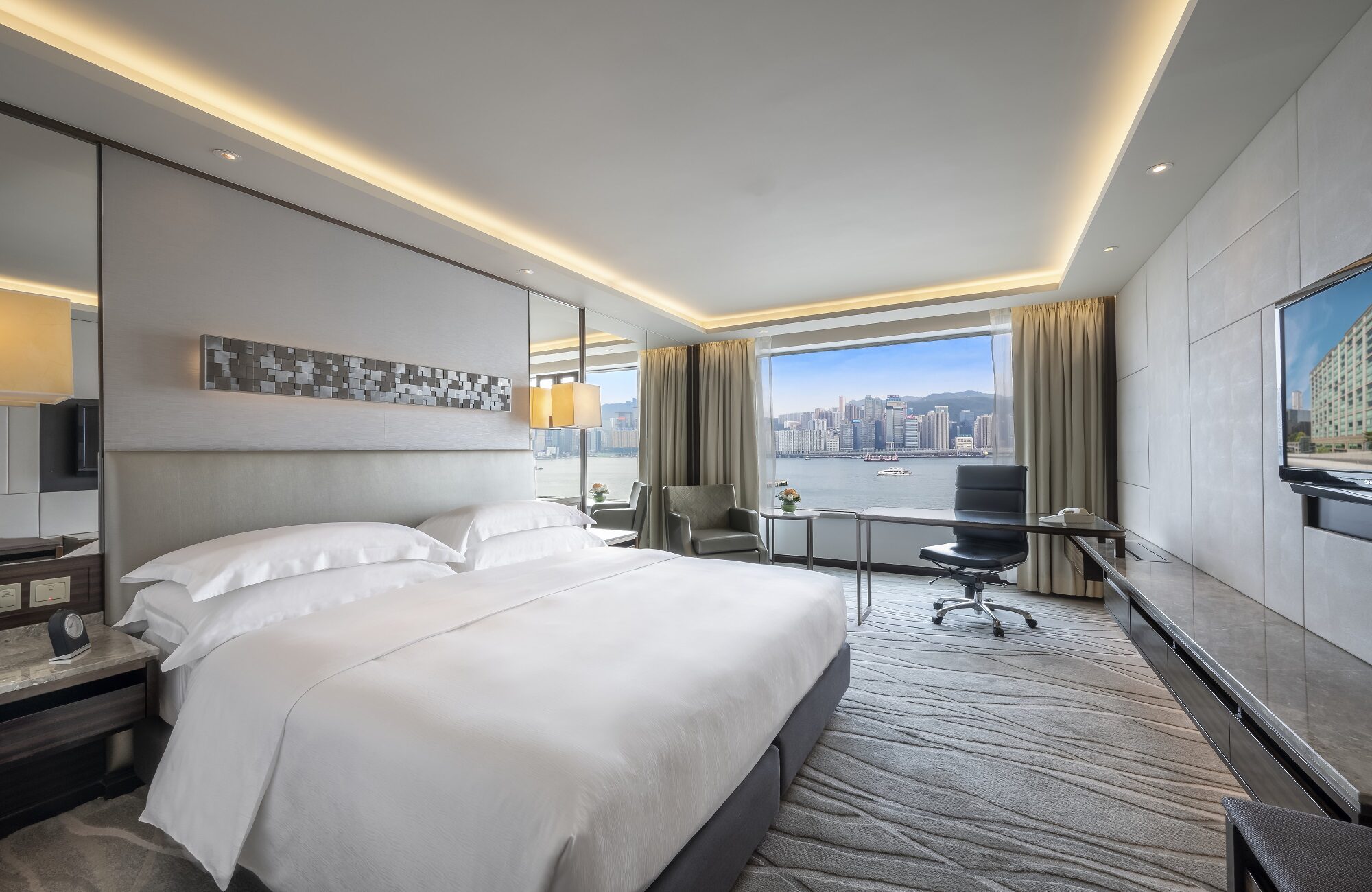 Club InterContinental Victoria Harbour View Room | InterContinental ...